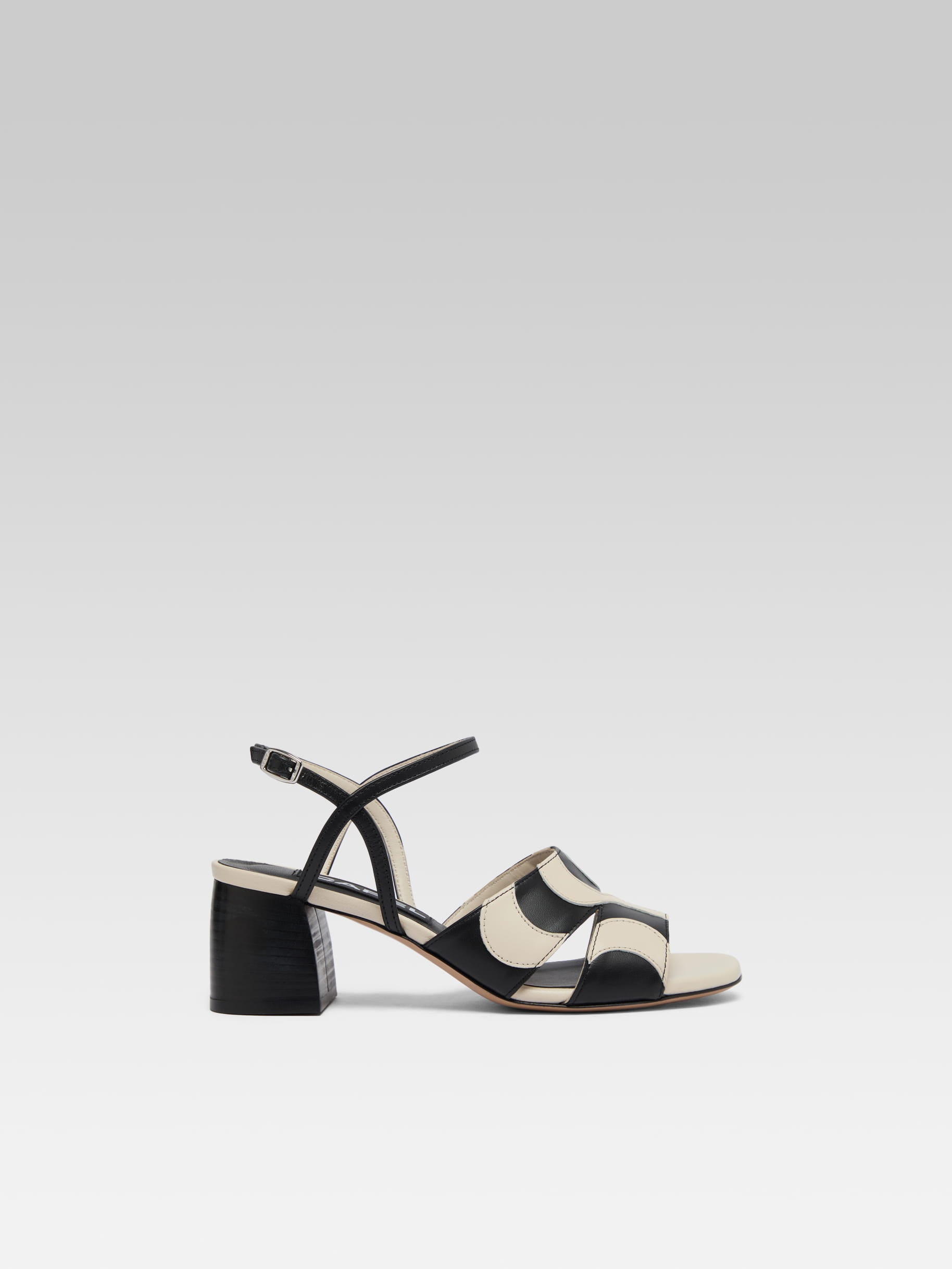 Onda - Sandales cuir nappa noir et ivoire | Carel Paris