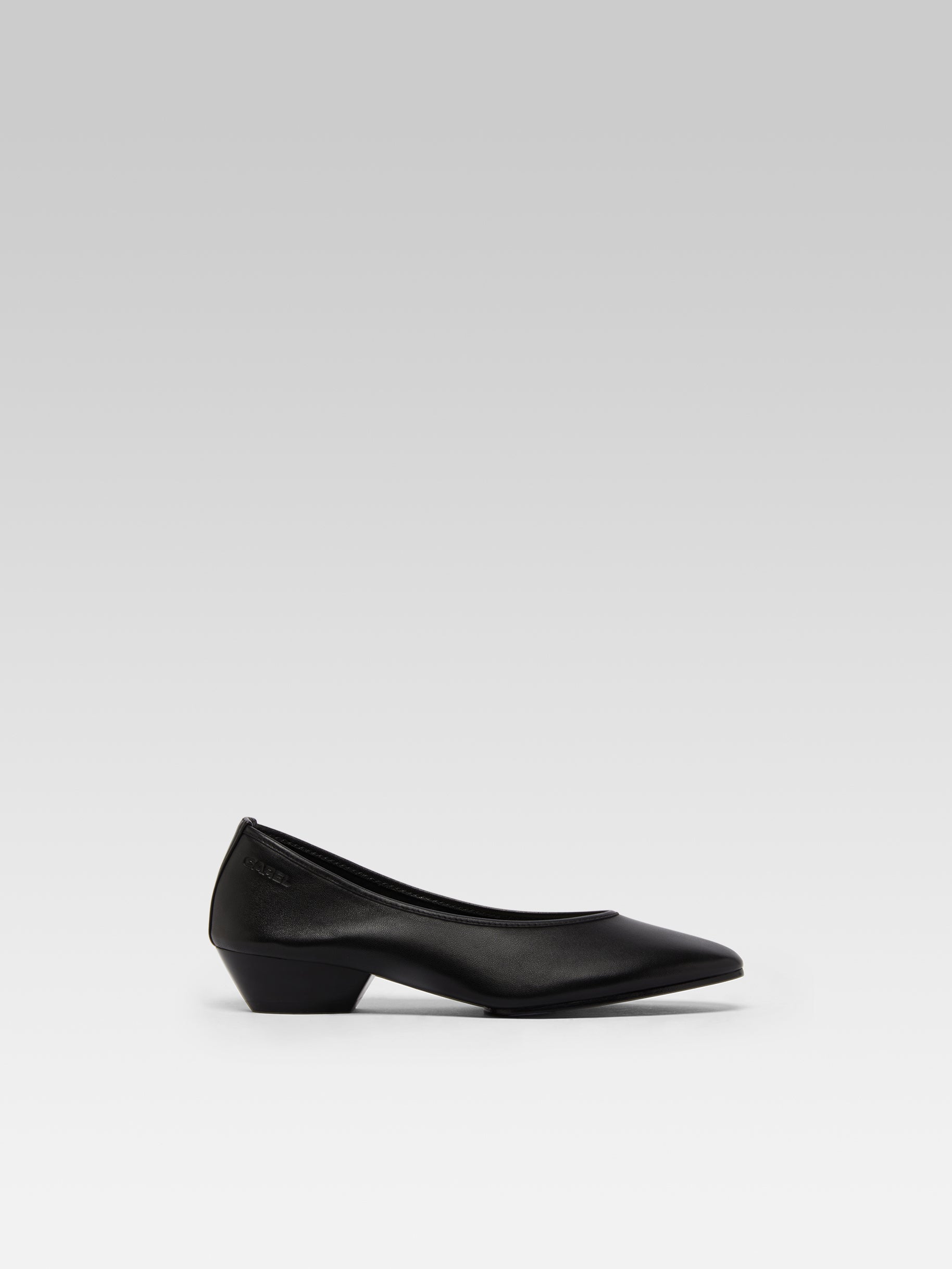 Carlotta - Black leather ballet flats | Carel Paris